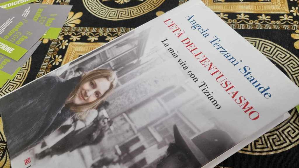 "La mia vita con Tiziano Terzani": a tu per tu con Angela Terzani ...